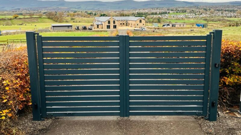 Oxford Aluminium Gates - Longman Gates Aluminium