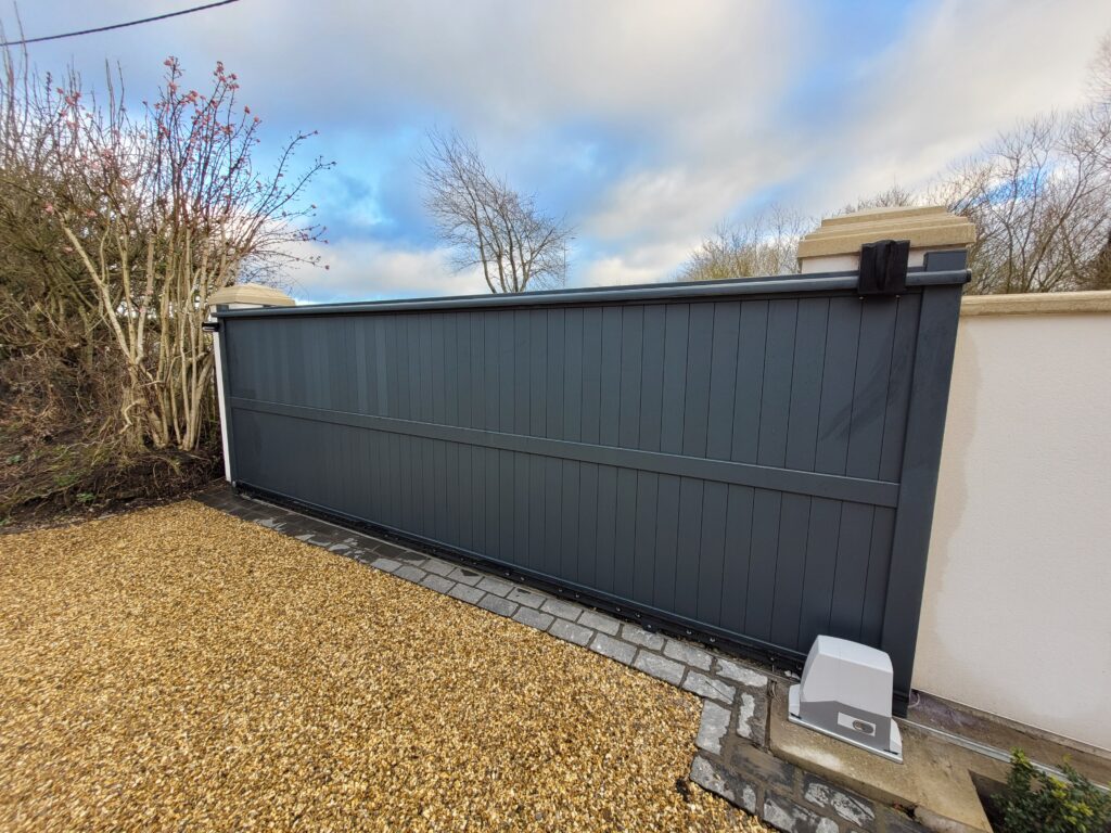 Greenwich Sliding Aluminium Gates - Longman Gates Aluminium