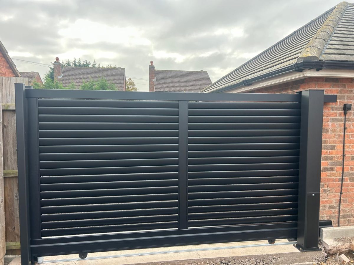 York Sliding Aluminium Gates - Longman Gates Aluminium